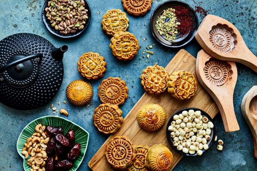 To The Moon And Back, Get Your Hands On These Mooncakes