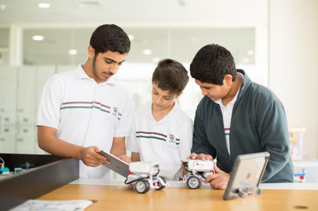 The Sheikh Zayed Private Academy for Boys titled 'Apple Distinguished ...